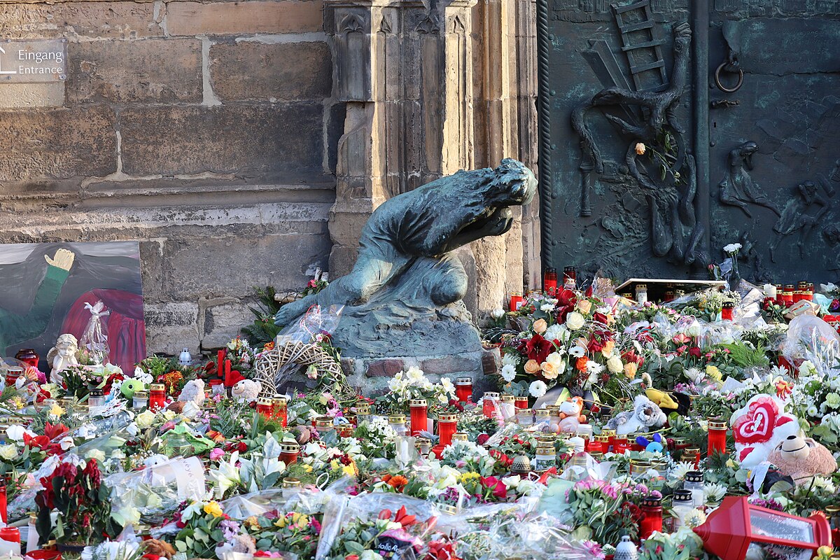 ”Ikke en eneste migrant skal sætte sine fødder i Ungarn!”